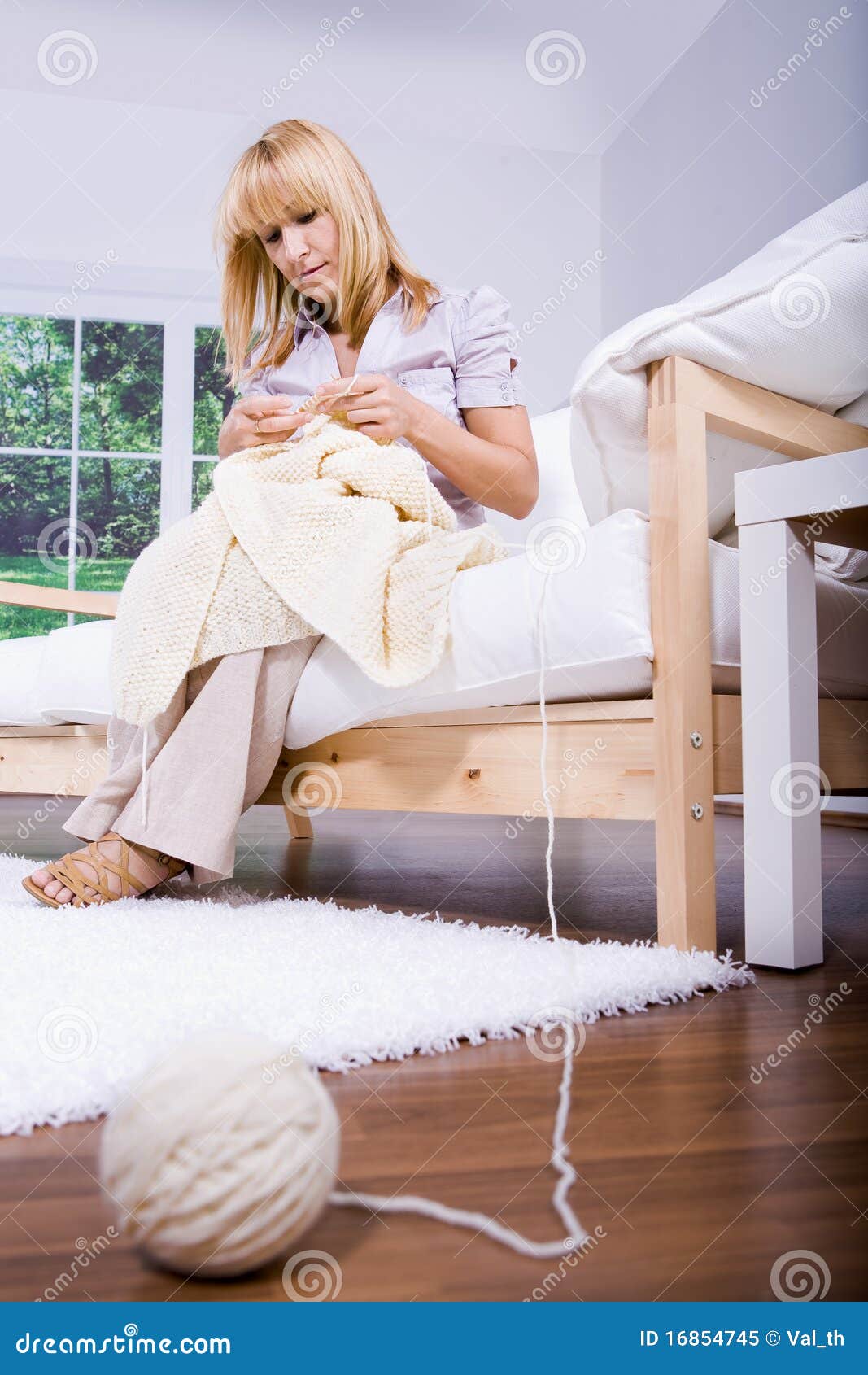 Knitting woman stock image. Image of needle, knitting - 16854745