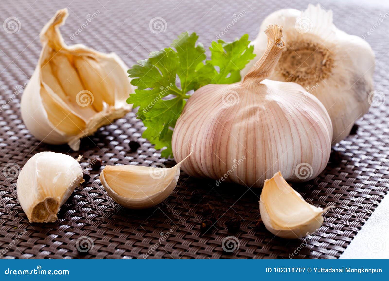 Knoflook stock afbeelding. Image of gezond, koken, voedsel - 102318707