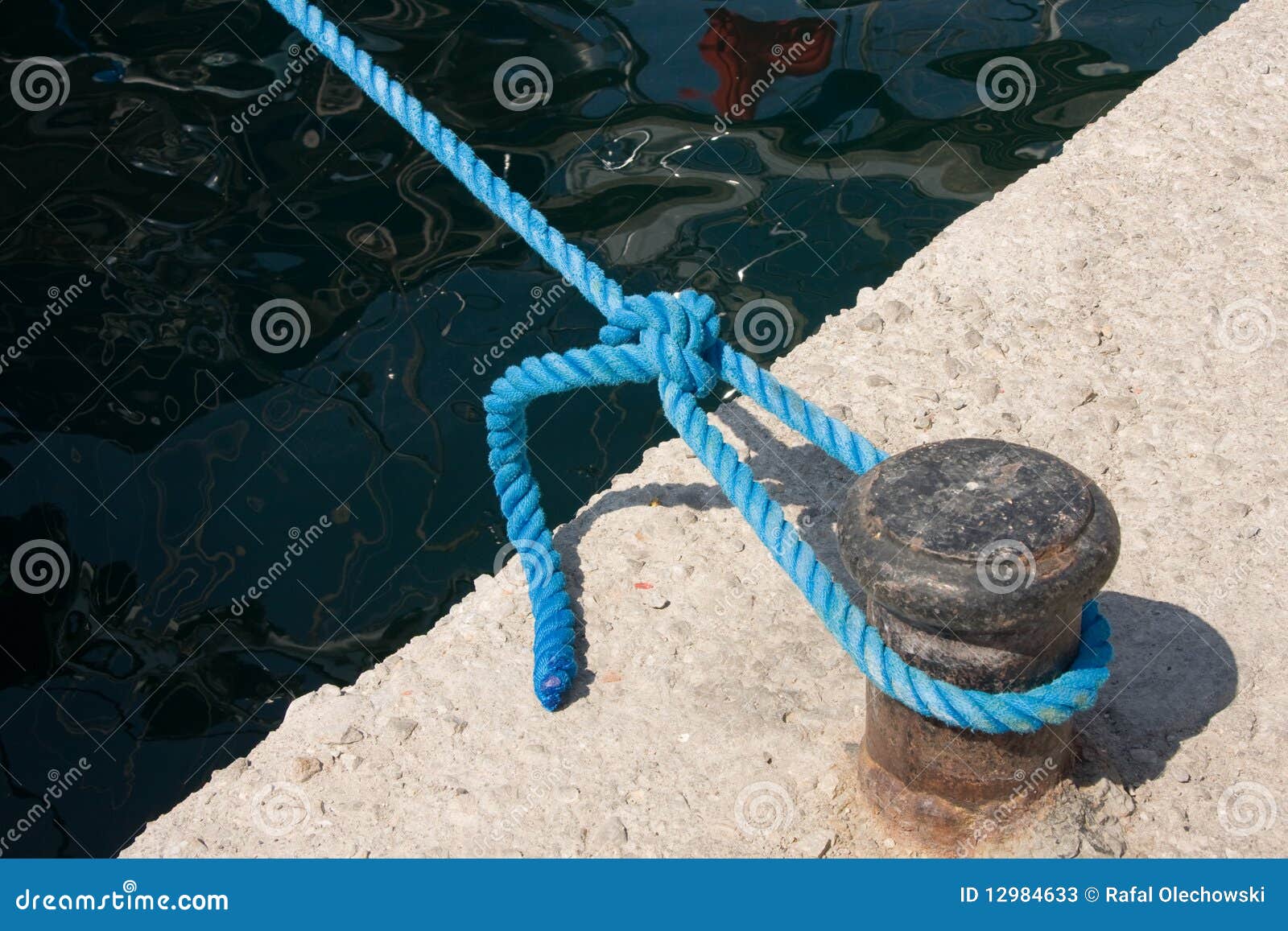 Knot on rope in dock stock image. Image of rope, knot - 12984633