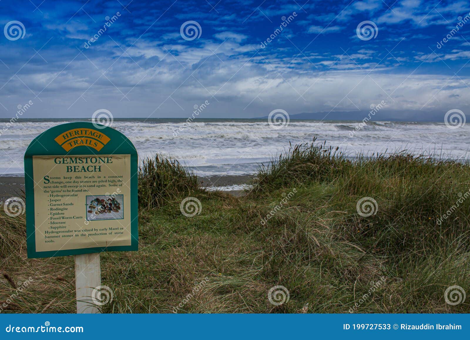 Gemstone Beach in Orepuki Which Along the Southern Scenic Route, New ...