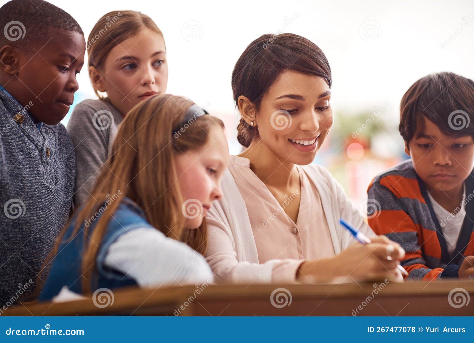 She Knows How To Simplify Learning for Her Students. Elementary School ...