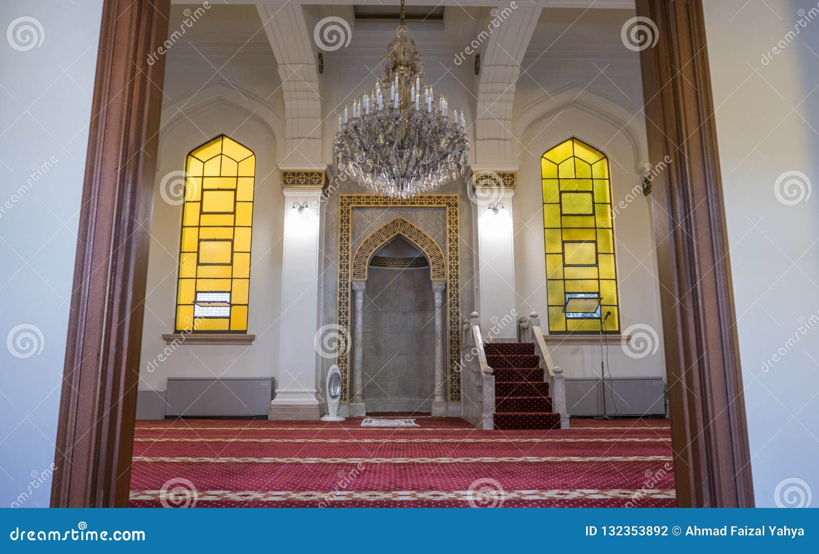 KOBE, JAPAN-NOVEMBER 10, 2018 : Interior of Kobe Mosque in Kobe ...
