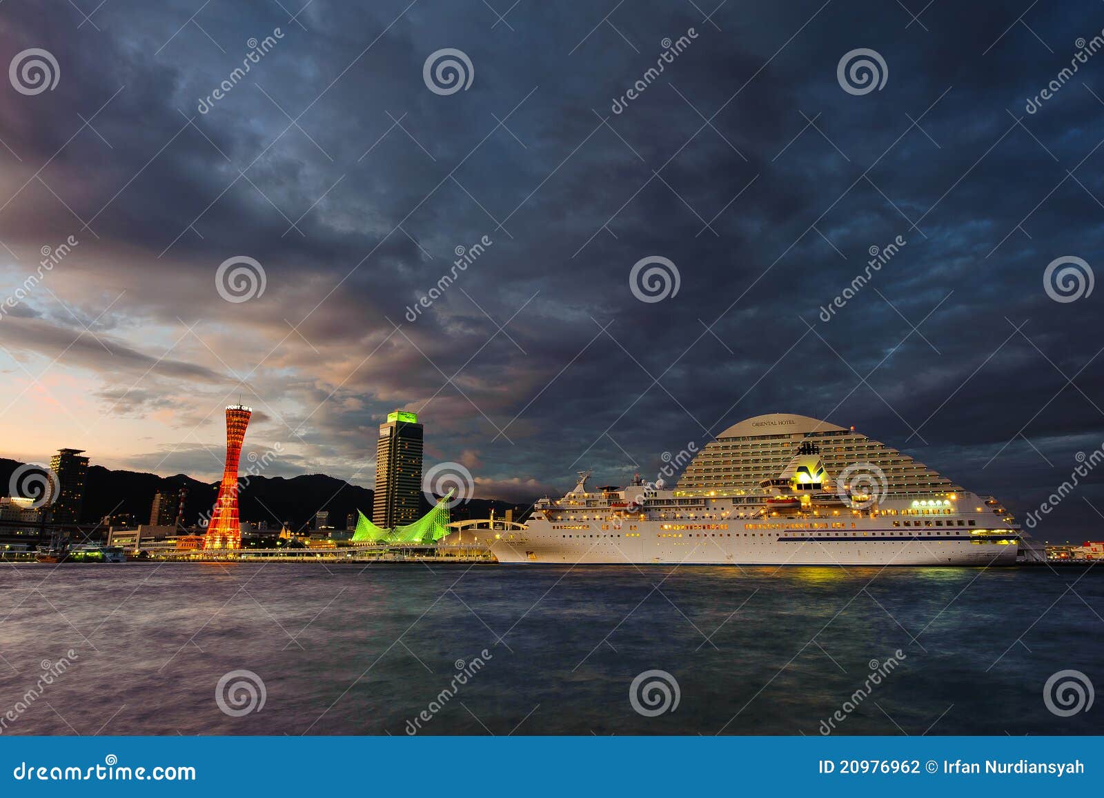 Kobe Port editorial photography. Image of ship, kobe - 20976962