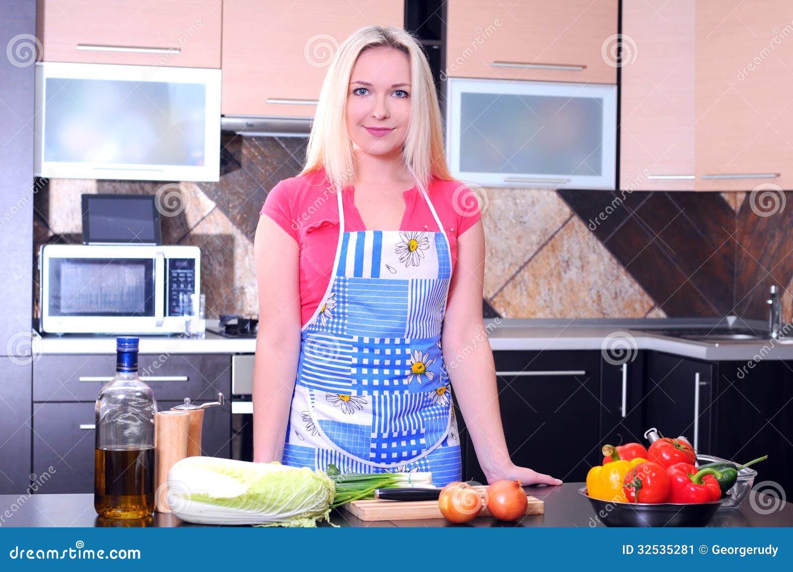 Kochen stockbild. Bild von küche, abendessen, essen, freizeit - 32535281