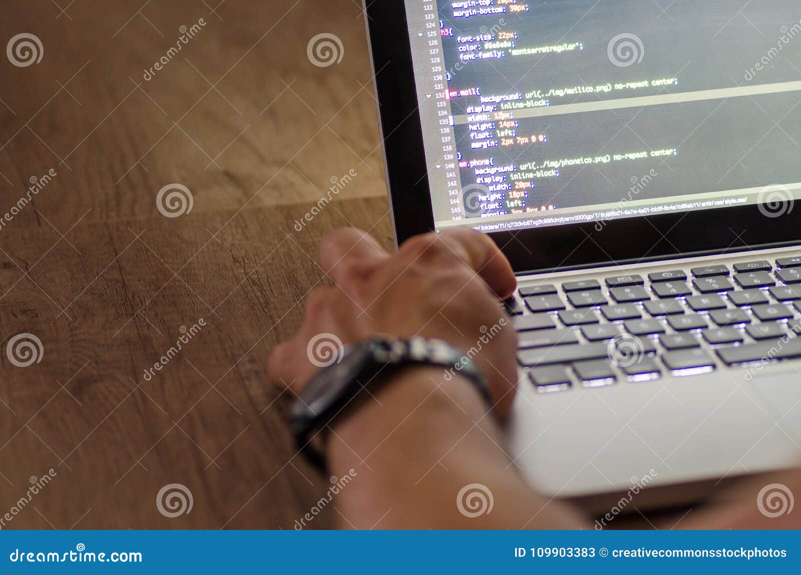 Kod, Kodning, Dator Bild. Bild: 109903383
