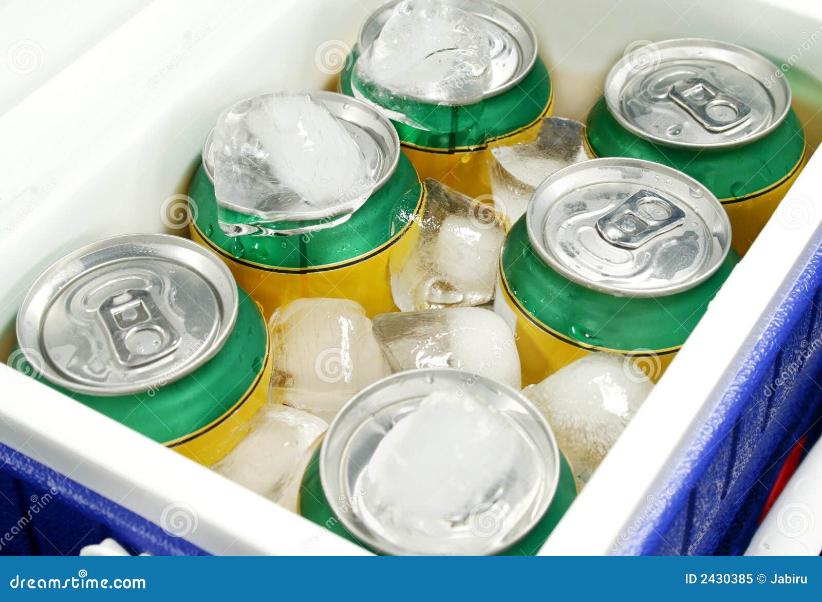 Koeler 3 van de drank stock afbeelding. Image of koel - 2430385