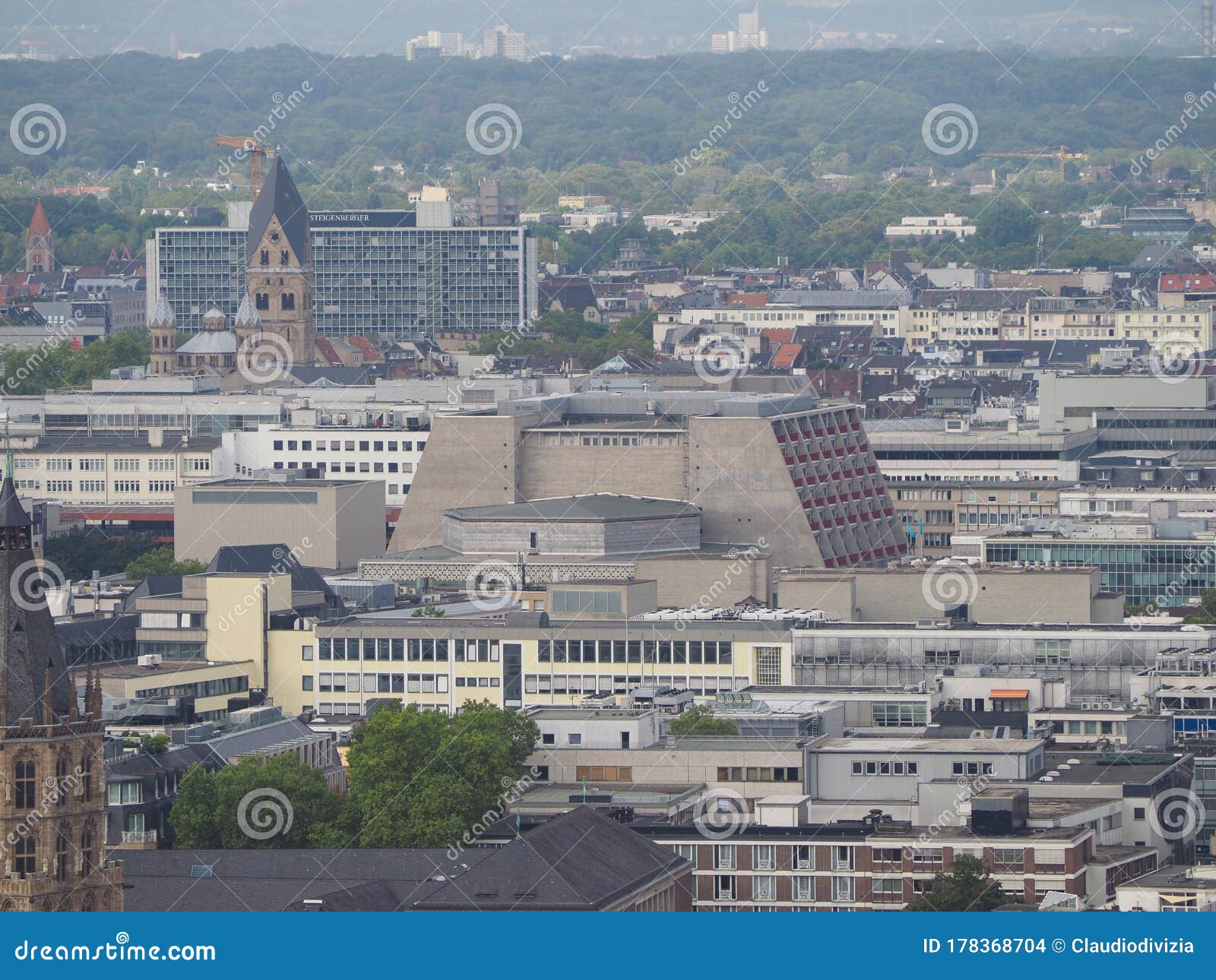 Koeln Oper (Cologne Opera House) in Koeln Editorial Stock Image - Image ...