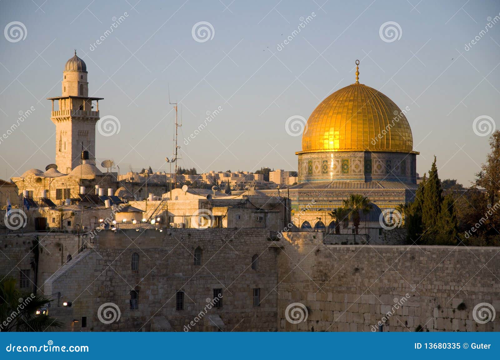 Koepel Van De Rots in Jeruzalem Stock Afbeelding - Image of goud, stad ...
