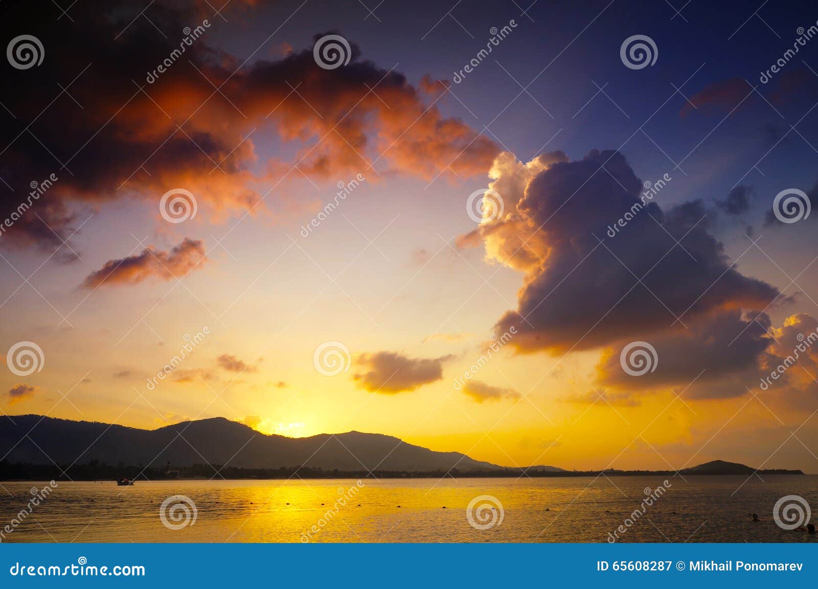 Koh Samui sunset, Chaweng stock image. Image of palm - 65608287