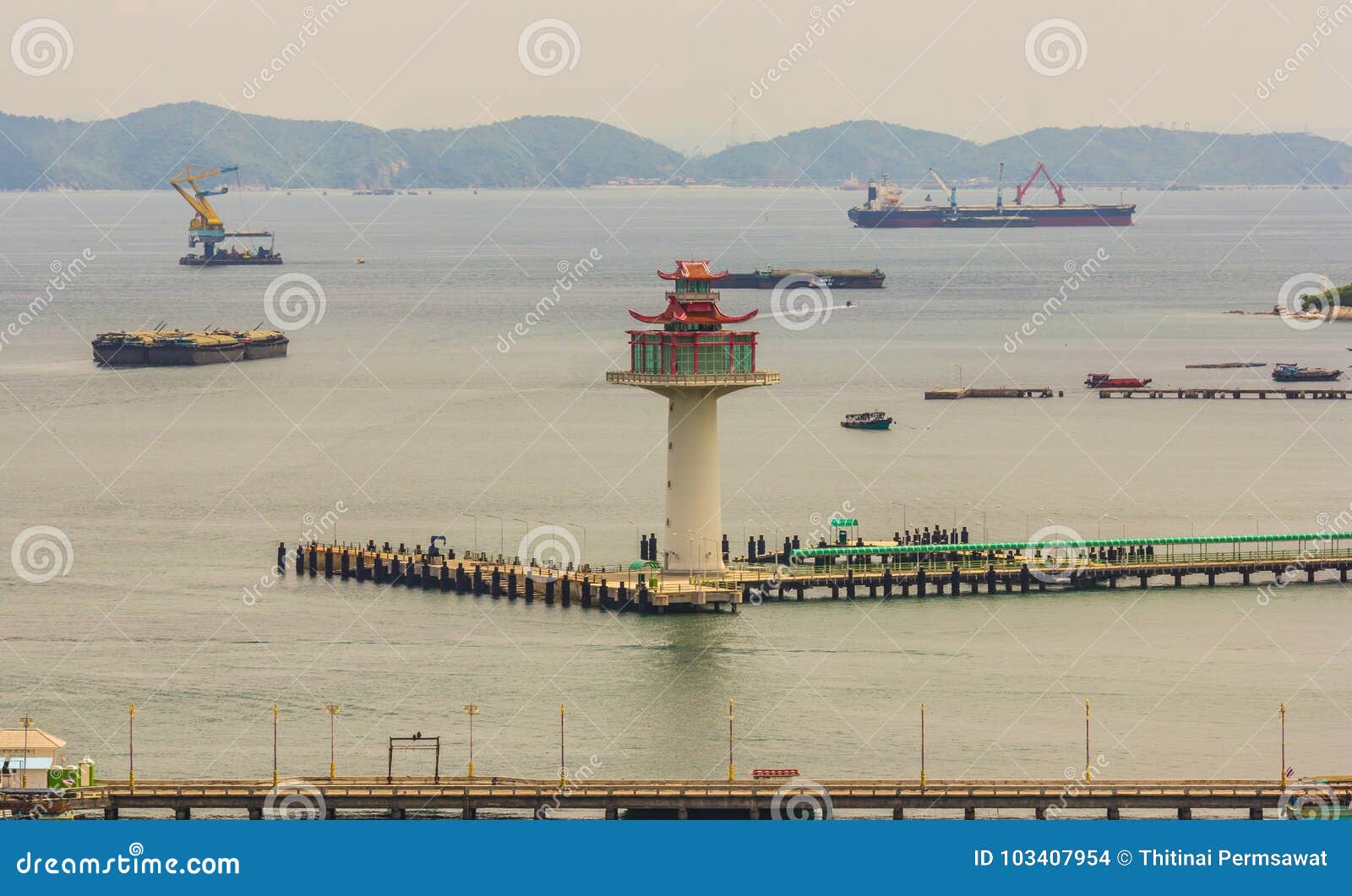 Koh Si Chang Pier image stock éditorial. Image du thaïlande - 103407954