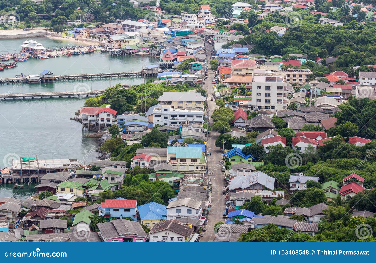 Koh Si Chang Pier foto de stock editorial. Imagem de brilhante - 103408548