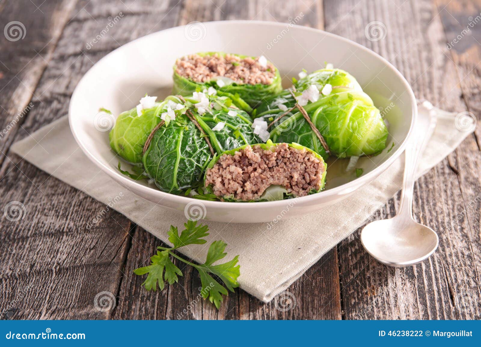 Kohl Rollt Mit Rindfleisch Und Suppe Stockfoto - Bild von rolle ...