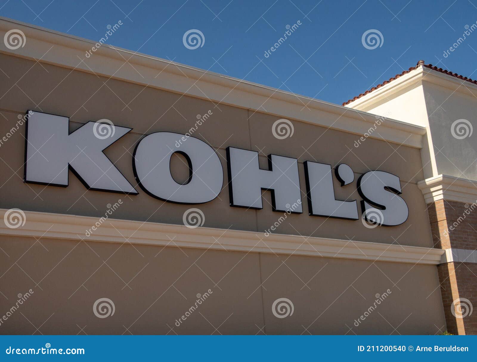 Kohl`s Store editorial image. Image of kohls, store - 211200540