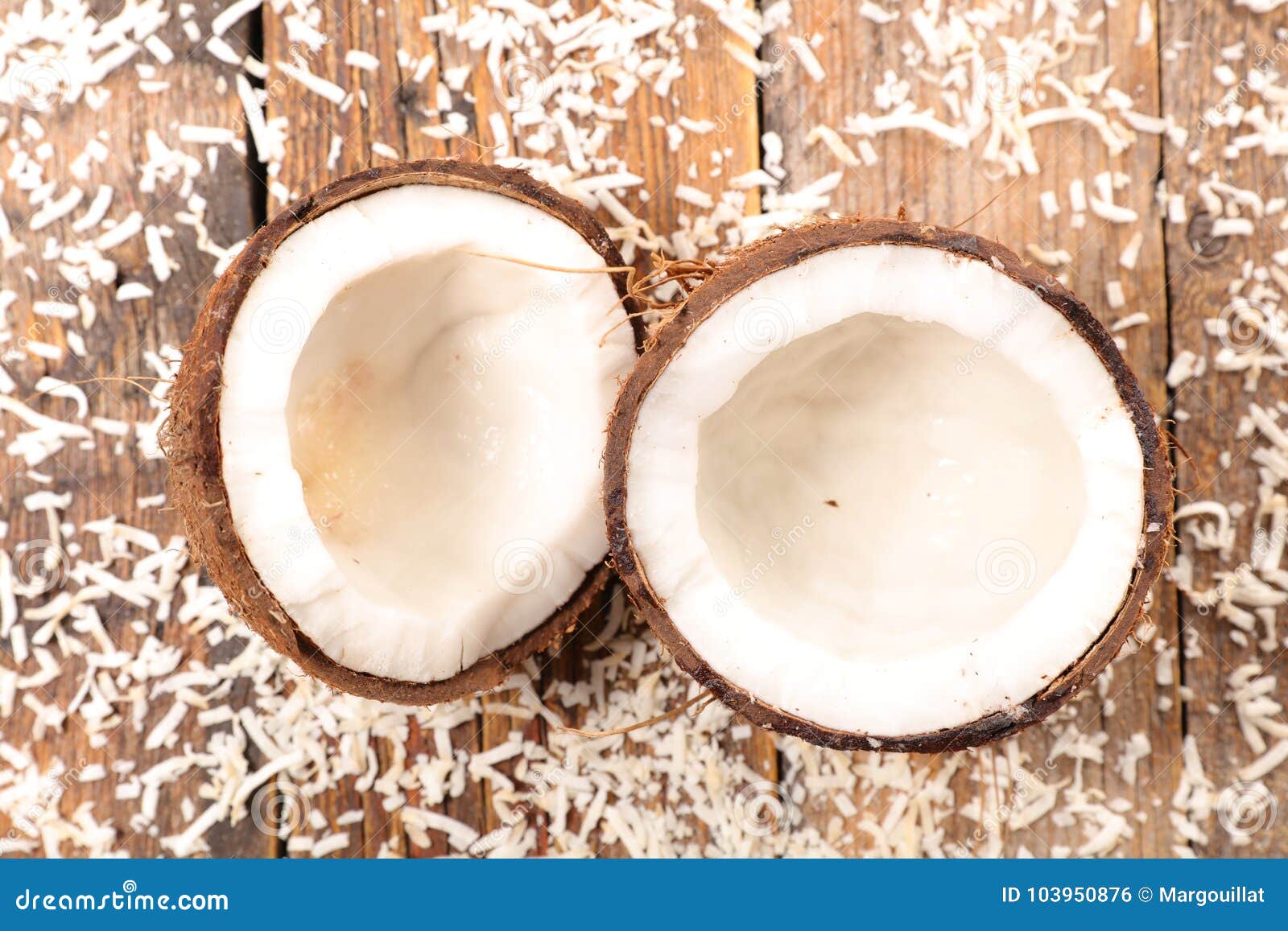Kokosnoot stock foto. Image of voedsel, half, vers, besnoeiing - 103950876