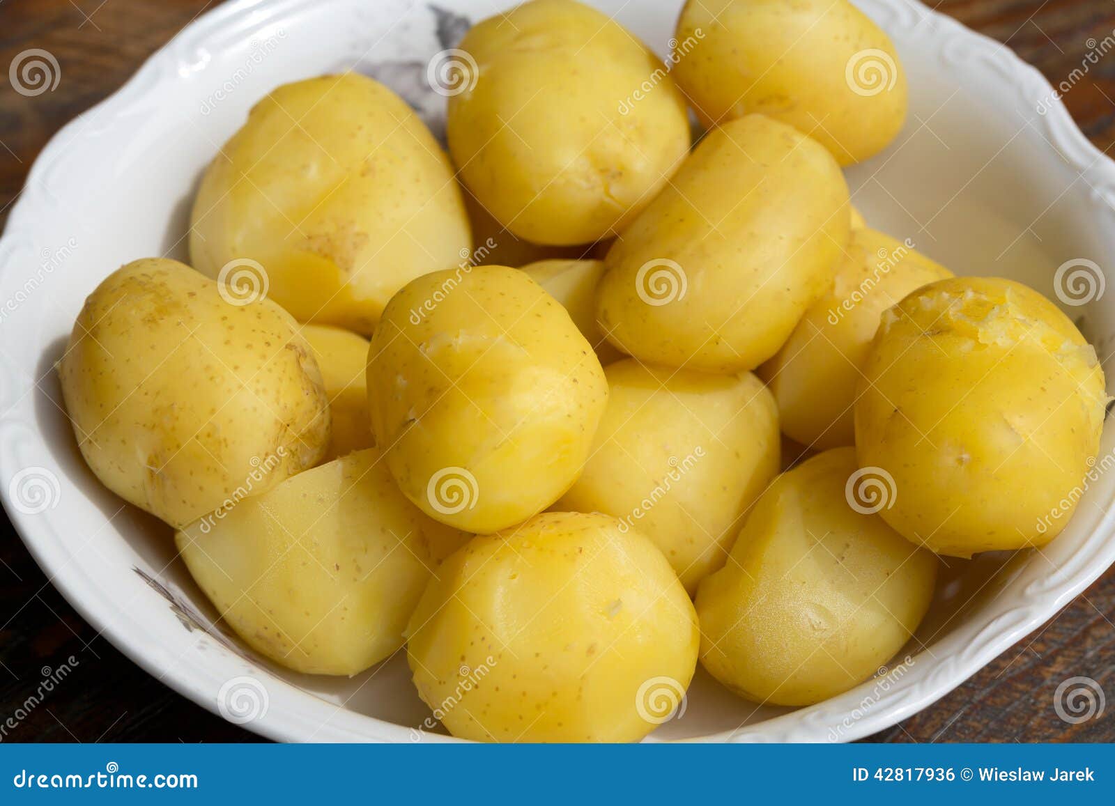 Kokt potatis i bunke arkivfoto. Bild av kokt, stärkelse - 42817936