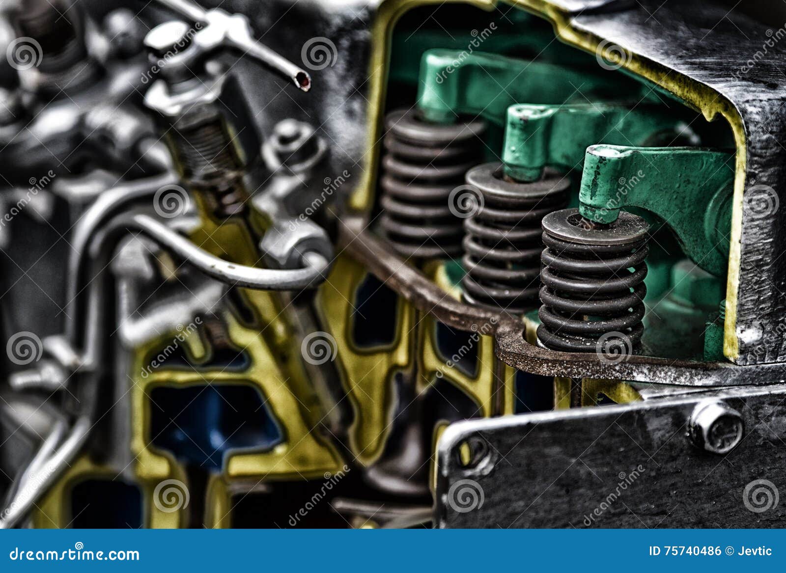 Kolben des Dieselmotors stockfoto. Bild von kolben, automobil - 75740486