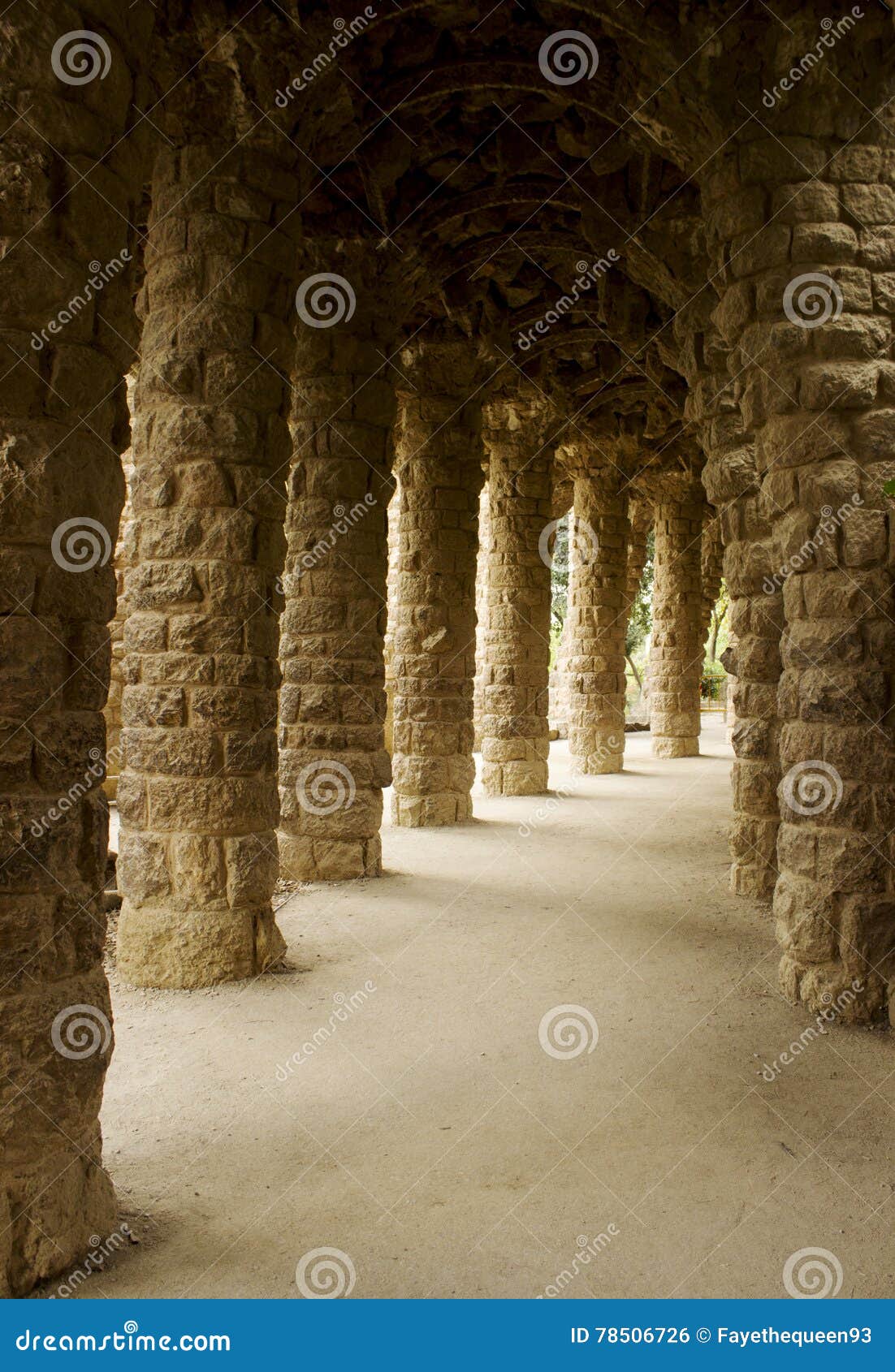 Kolonner Parc Guell Barcelona, Spanien Arkivfoto - Bild av spanjor ...