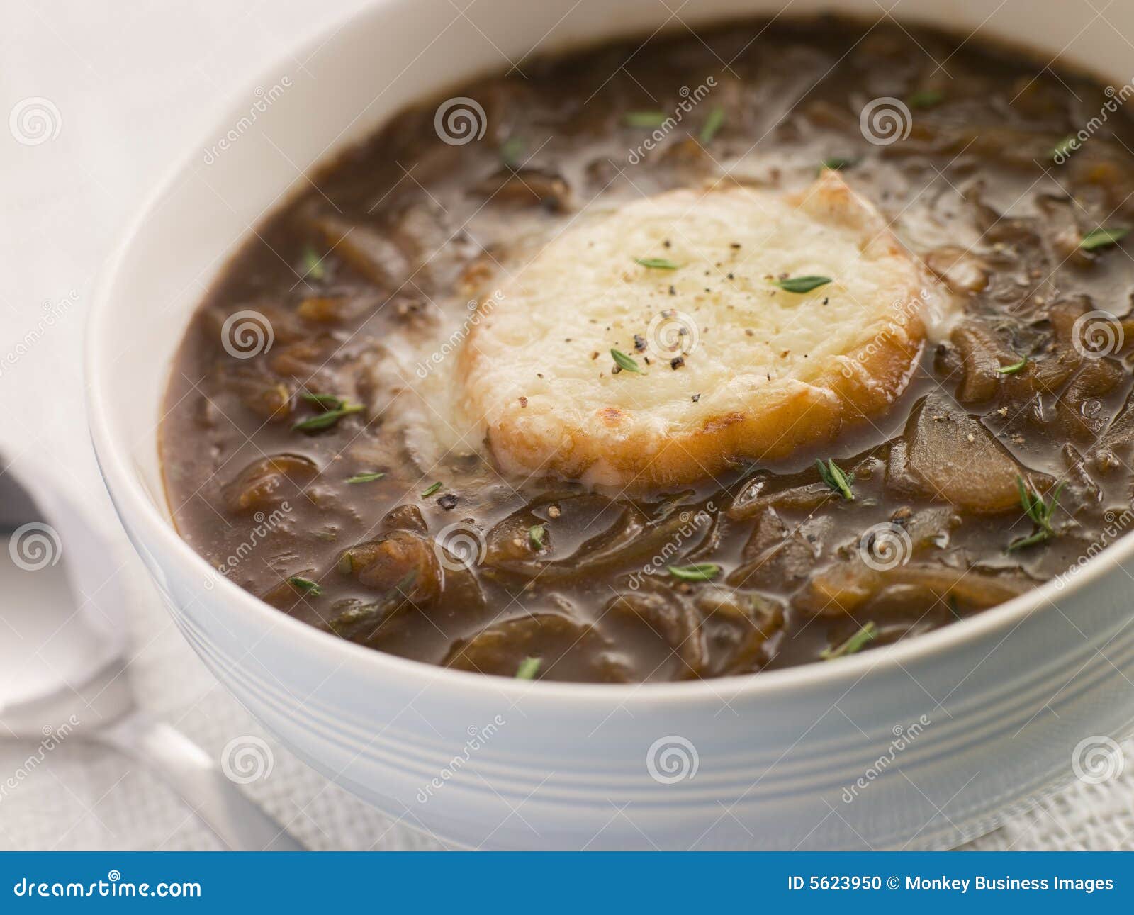 Kom De Franse Soep Van De Ui Stock Foto - Image of kruid, frankrijk ...