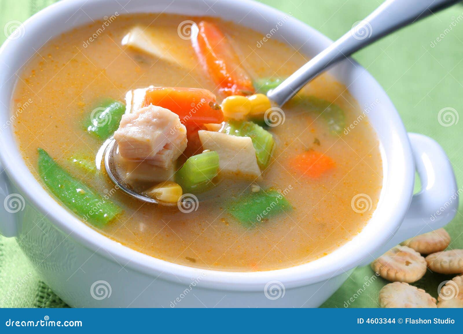 Kom De Soep Van De Noedel Van De Kip Stock Foto - Image of selderie ...