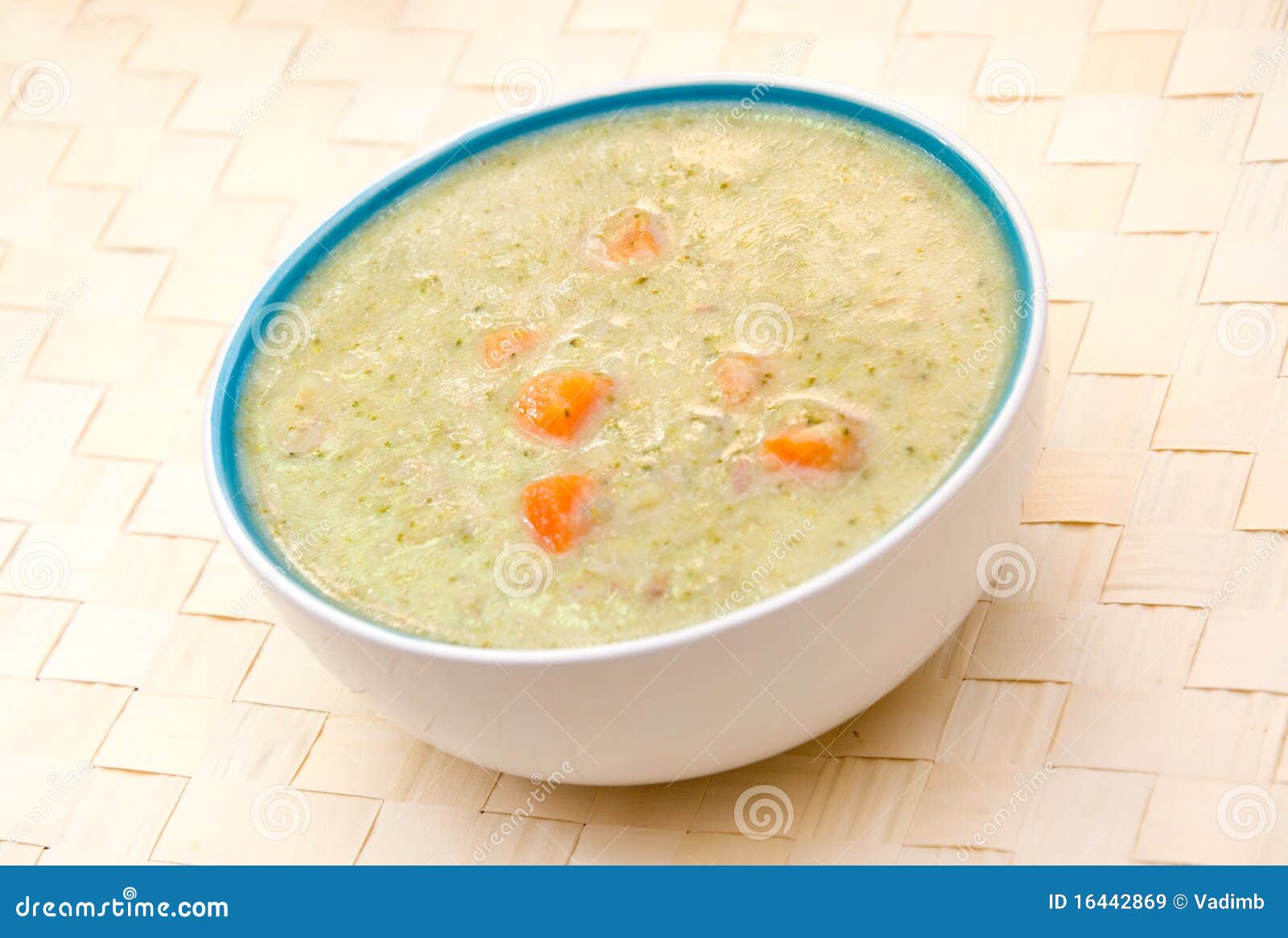 Kom met soep stock afbeelding. Image of voedsel, smakelijk - 16442869