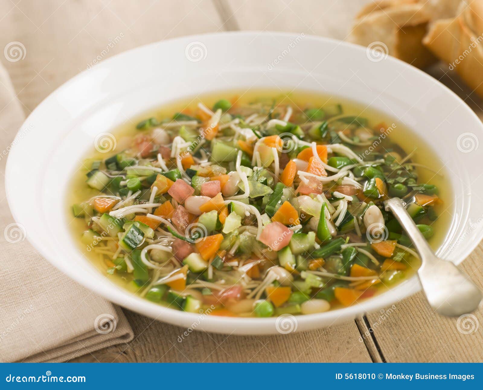 Kom Soep Pistou stock foto. Image of koken, vegetariër - 5618010