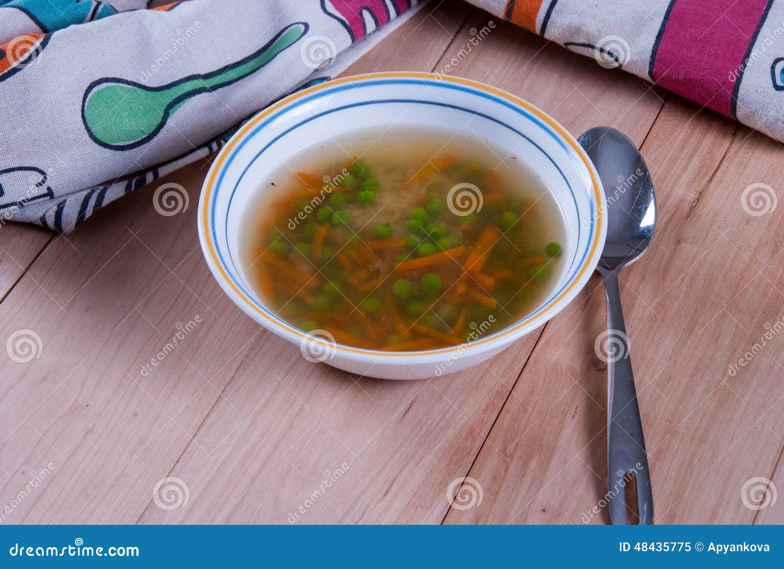 Kom Warme Soep Met Groene Erwten Stock Afbeelding - Image of soep ...