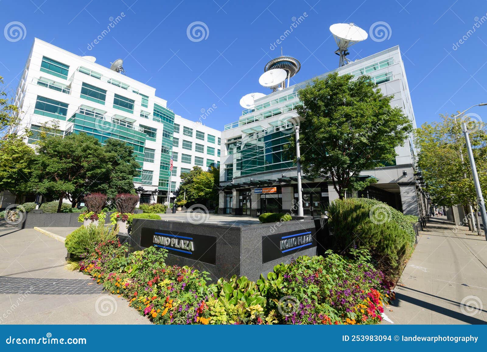 KOMO Plaza in Seattle with Communication Dishes Editorial Stock Image ...