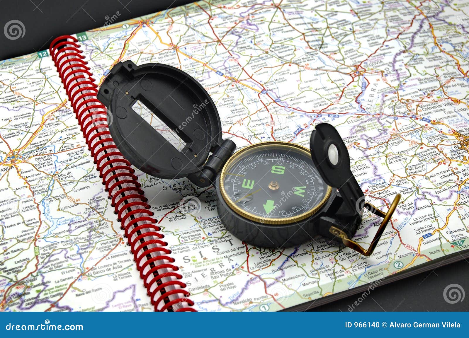 Kompass Auf Der Karte Bild. Bild: 966140