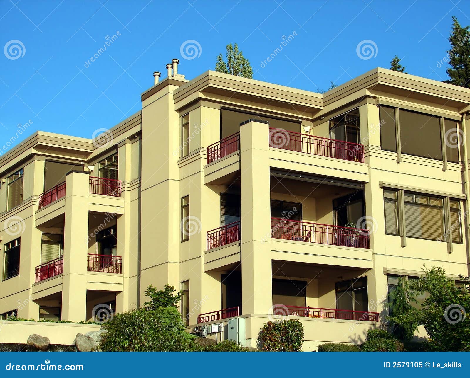 Kondominium/Appartementkomplex Stockbild - Bild von wohnsitz ...