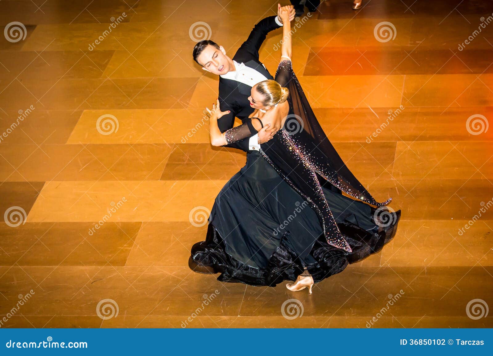 Konkurrenten, Die Langsamen Walzer Auf Der Tanzeroberung Tanzen ...