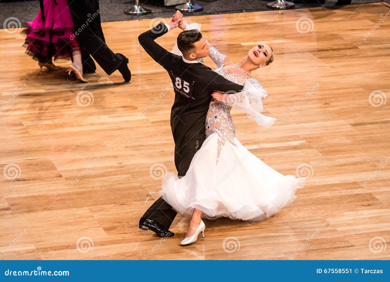 Konkurrenten, Die Langsamen Walzer Oder Tango Tanzen Redaktionelles ...
