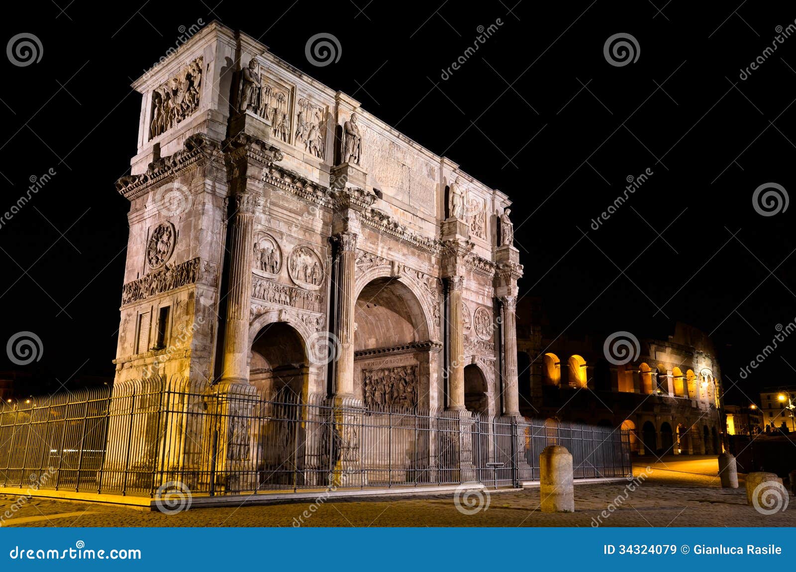 Konstantinsbogen in Rom Bis Zum Nacht Stockbild - Bild von forum, bogen ...