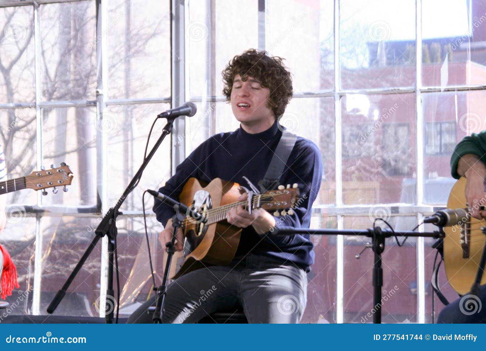 The Kooks - Luke Pritchard - Perform a Private Session in New York ...
