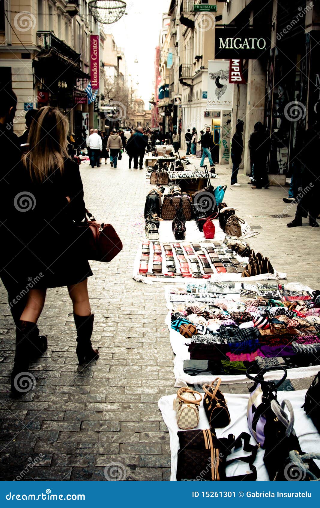 Koopwaar Op Verkoop in Athene Redactionele Foto - Image of mensen ...