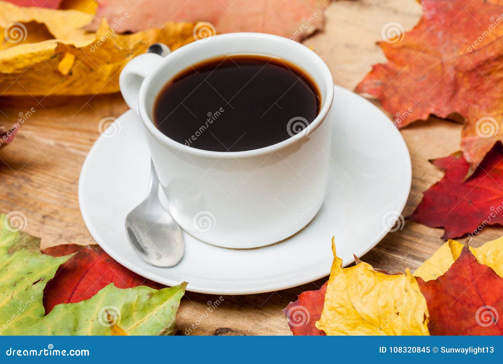 Kop thee stock afbeelding. Image of november, exemplaar - 108320845