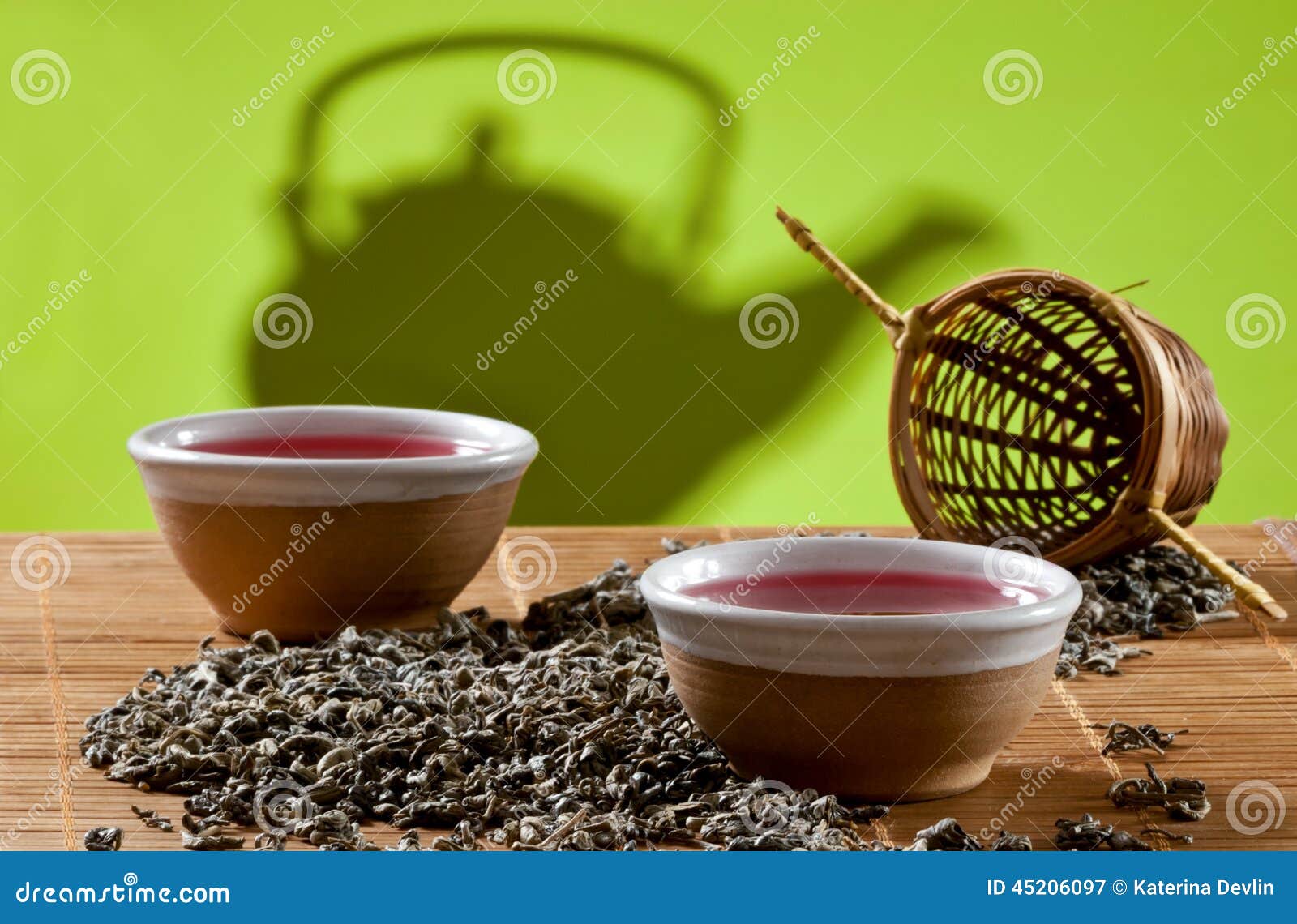 Kop thee stock afbeelding. Image of houten, bezet, thee - 45206097