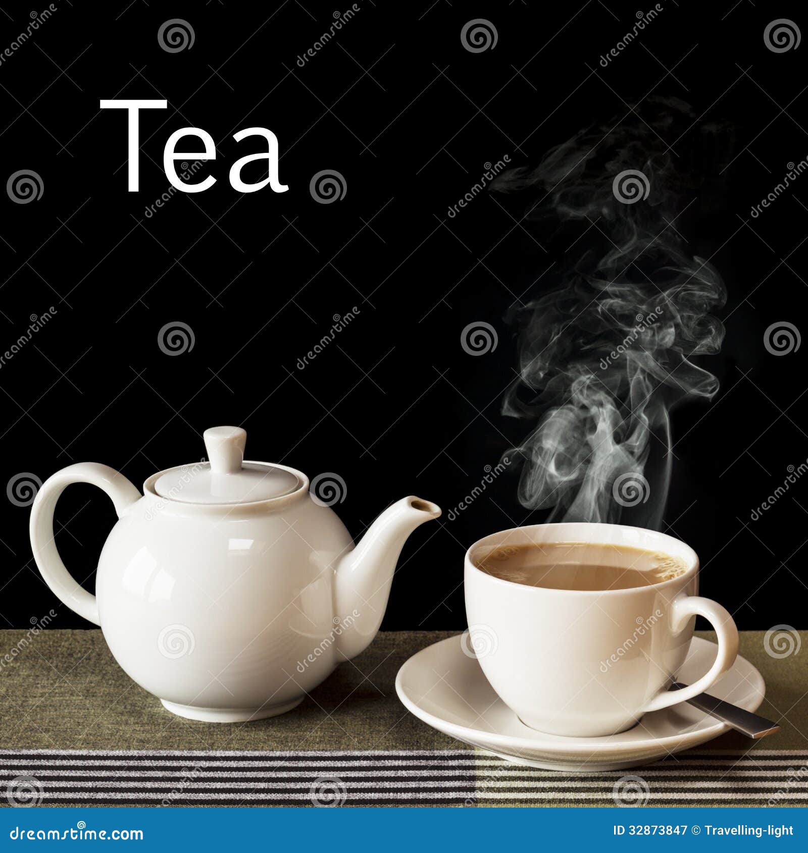 Kop Thee Met Stoom Het Toenemen Stock Afbeelding - Image of opkomst ...