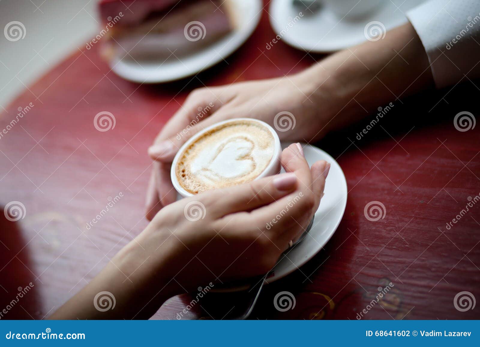 Kop Van Cappuccino Met Een Hart Stock Foto - Image of liefde, dranken ...