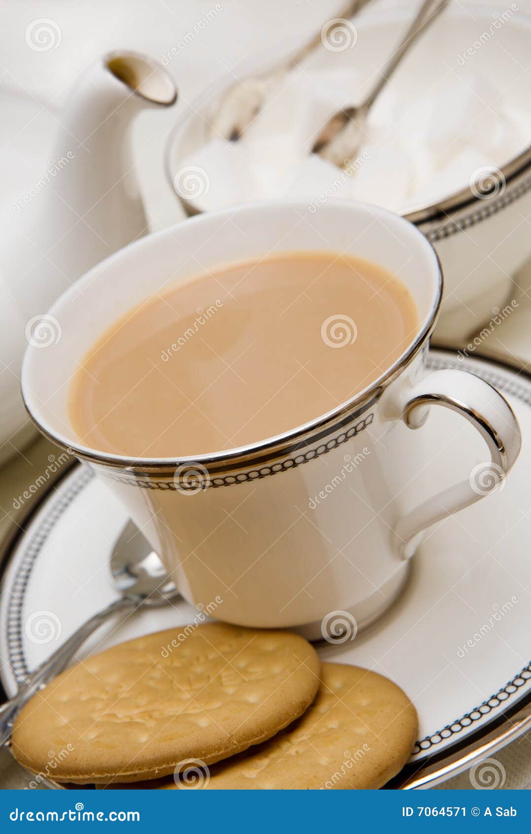 Kop Van Engelse Thee Met Koekjes Stock Afbeelding - Image of engels ...