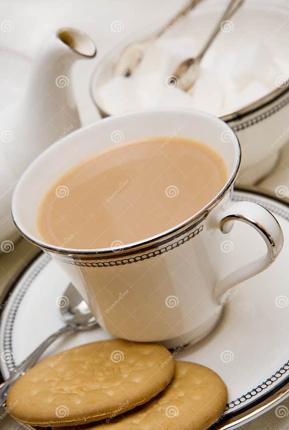 Kop Van Engelse Thee Met Koekjes Stock Afbeelding - Image of engels ...