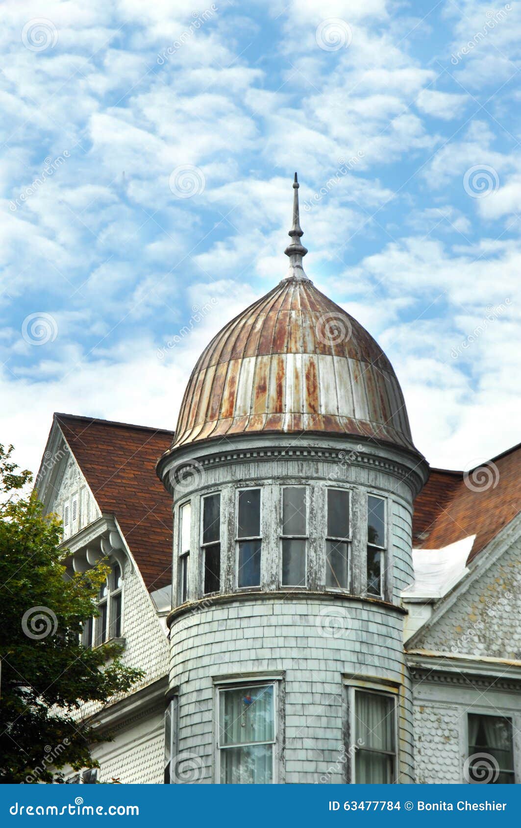 Koper Hoogste Koepel Op Huis Stock Foto - Image of architectuur ...