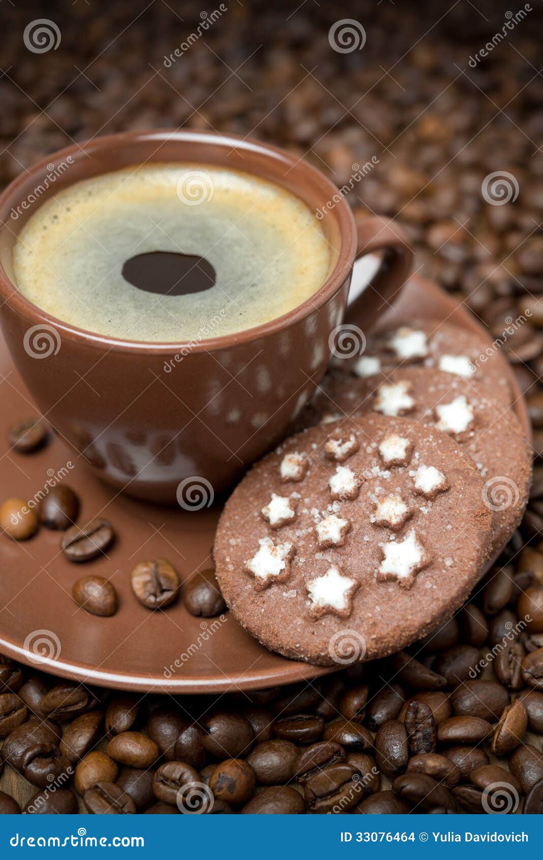 Kopp Av Svart Kaffe Och Julkakor Arkivfoto - Bild av gourmet, beverly ...