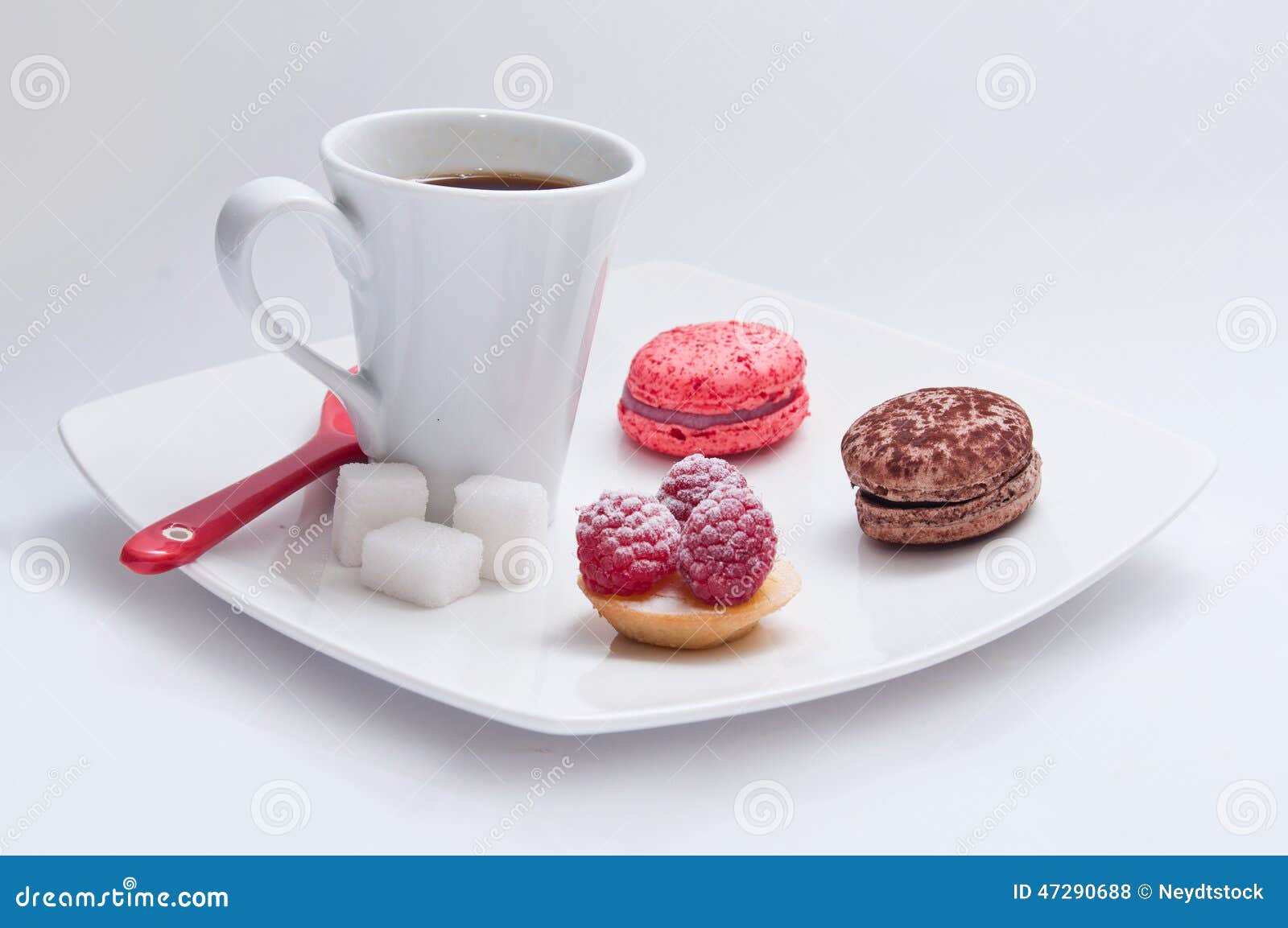 Kopp Kaffe Med Fransk Bakelse Arkivfoto - Bild av färg, dricka: 47290688