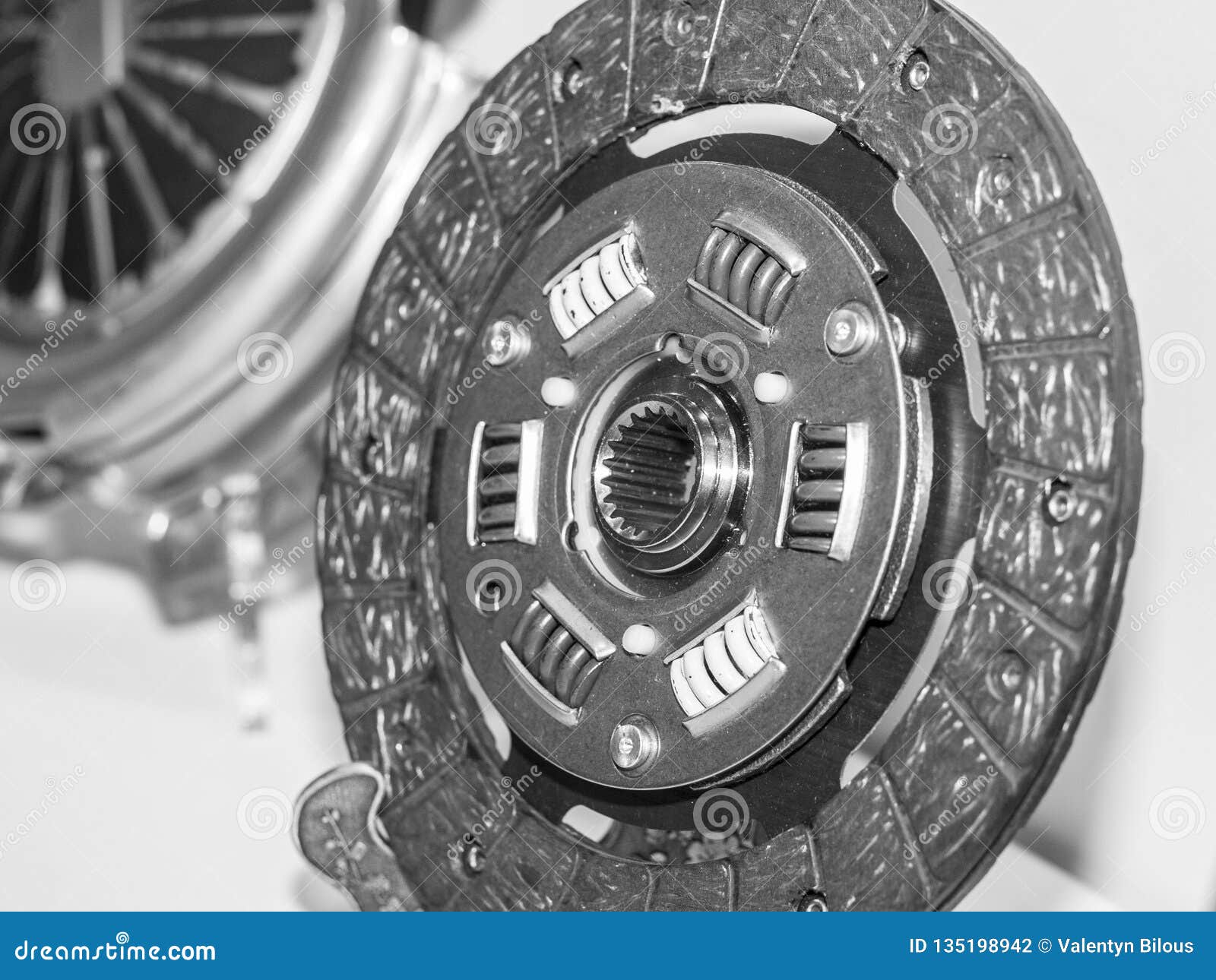 Kopplingdelar Av Bilen Kopplingdiskett Och Kopplingkorg Arkivfoto ...