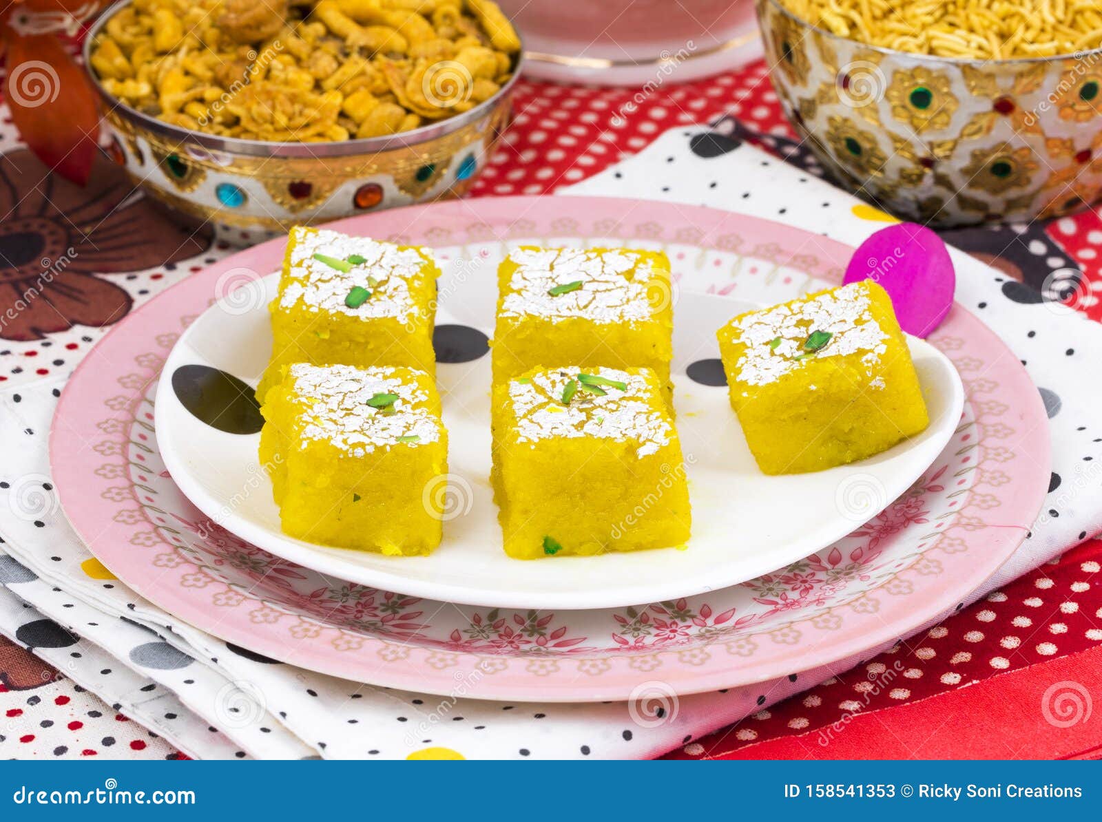 Kopra Pak De Comida Dulce India Imagen de archivo - Imagen de rallado ...