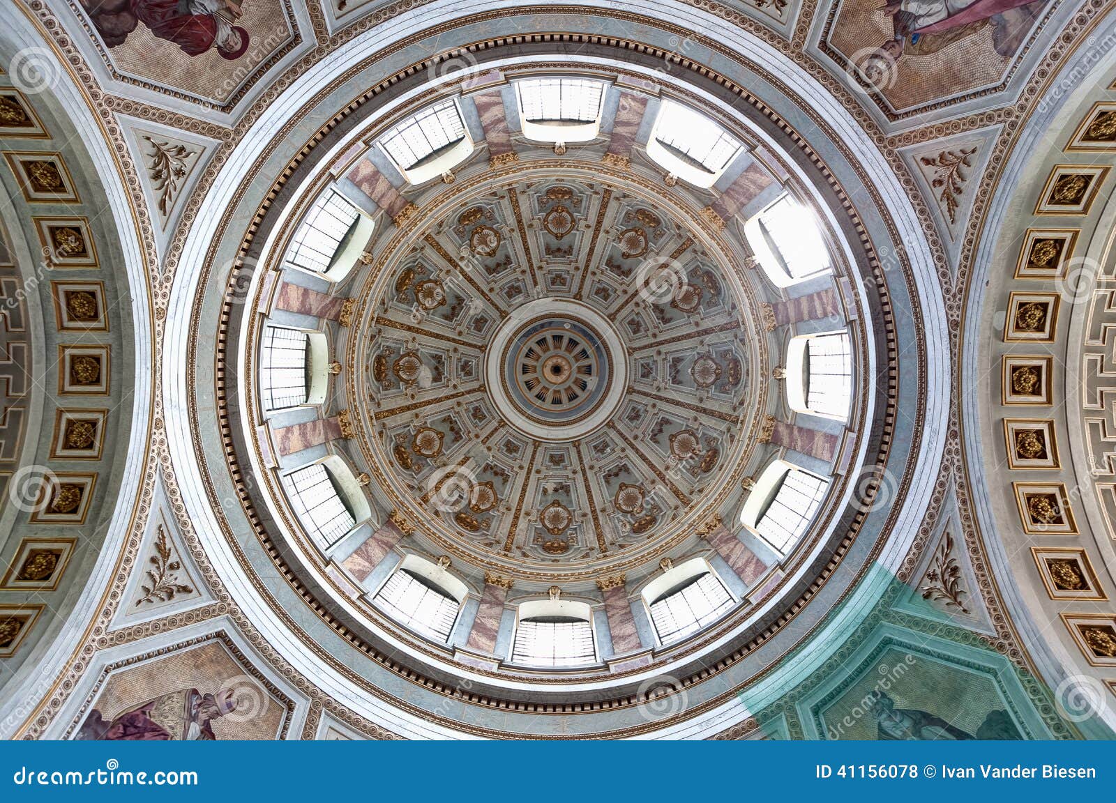 Kopula Esztergom-Basilika, Ungarn Redaktionelles Stockfoto - Bild von ...