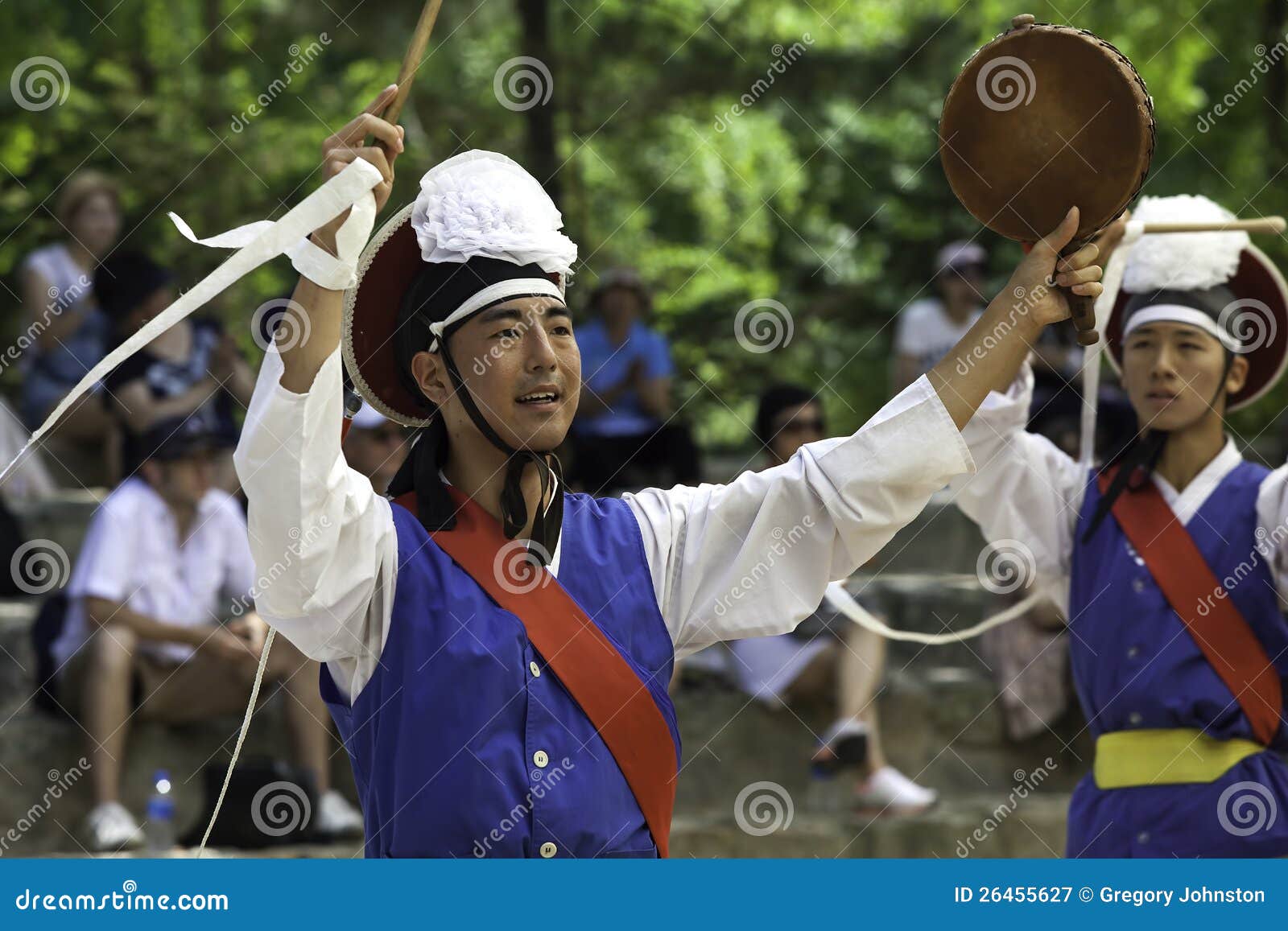 Korean Dancer Keeping the Beat. Editorial Photography - Image of ...