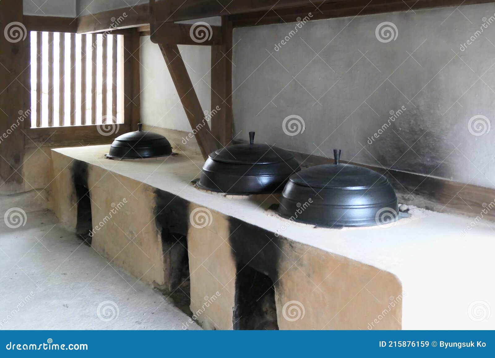 Old Traditional Korean Kitchen Equipment Stock Photos - Free & Royalty ...