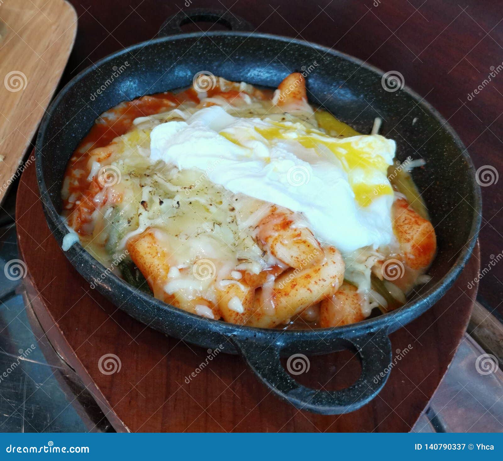 Korean rice cakes stock image. Image of korean, cakes - 140790337