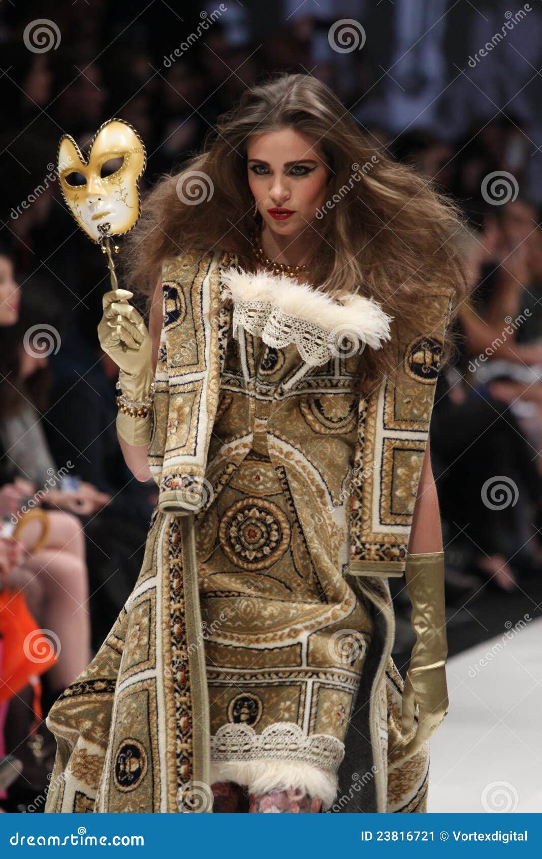 Korhani Home Runway Show 2012 Editorial Photo - Image of woman, catwalk ...